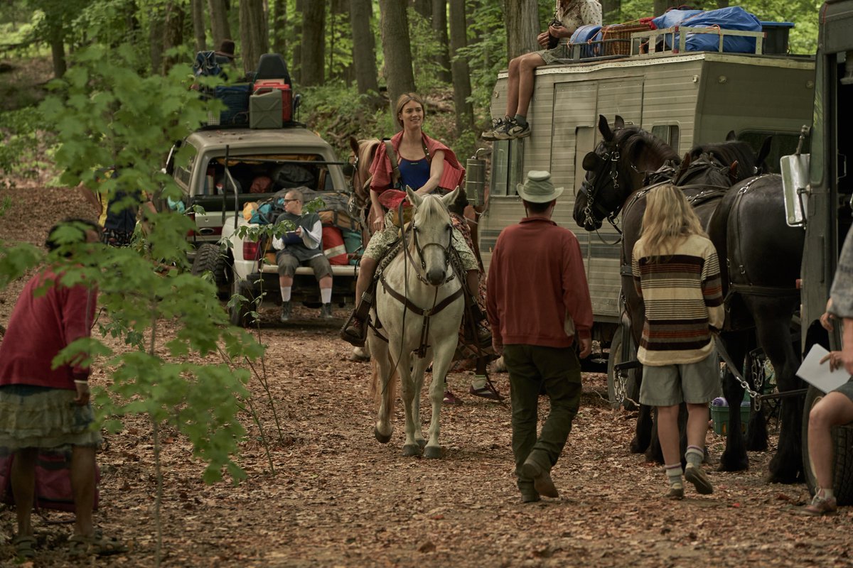 Station Eleven (Premiere Review) | A Fascinating Start | Worn Out Spines